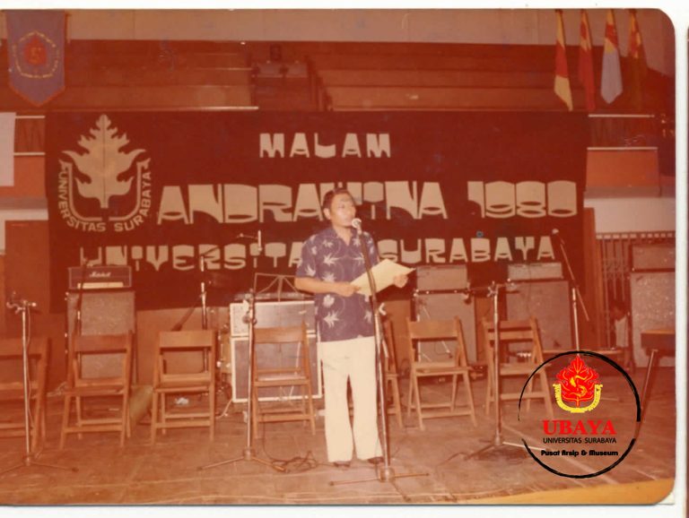 Malam Andrawina Ubaya Tahun 1980 - Pusat Arsip dan Museum UBAYA